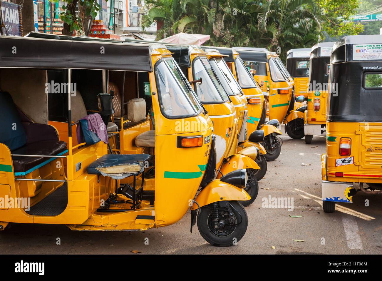 CHENNAI, INDIA - JULY 25, 2009: Indian auto rickshaws in street. Auto ...