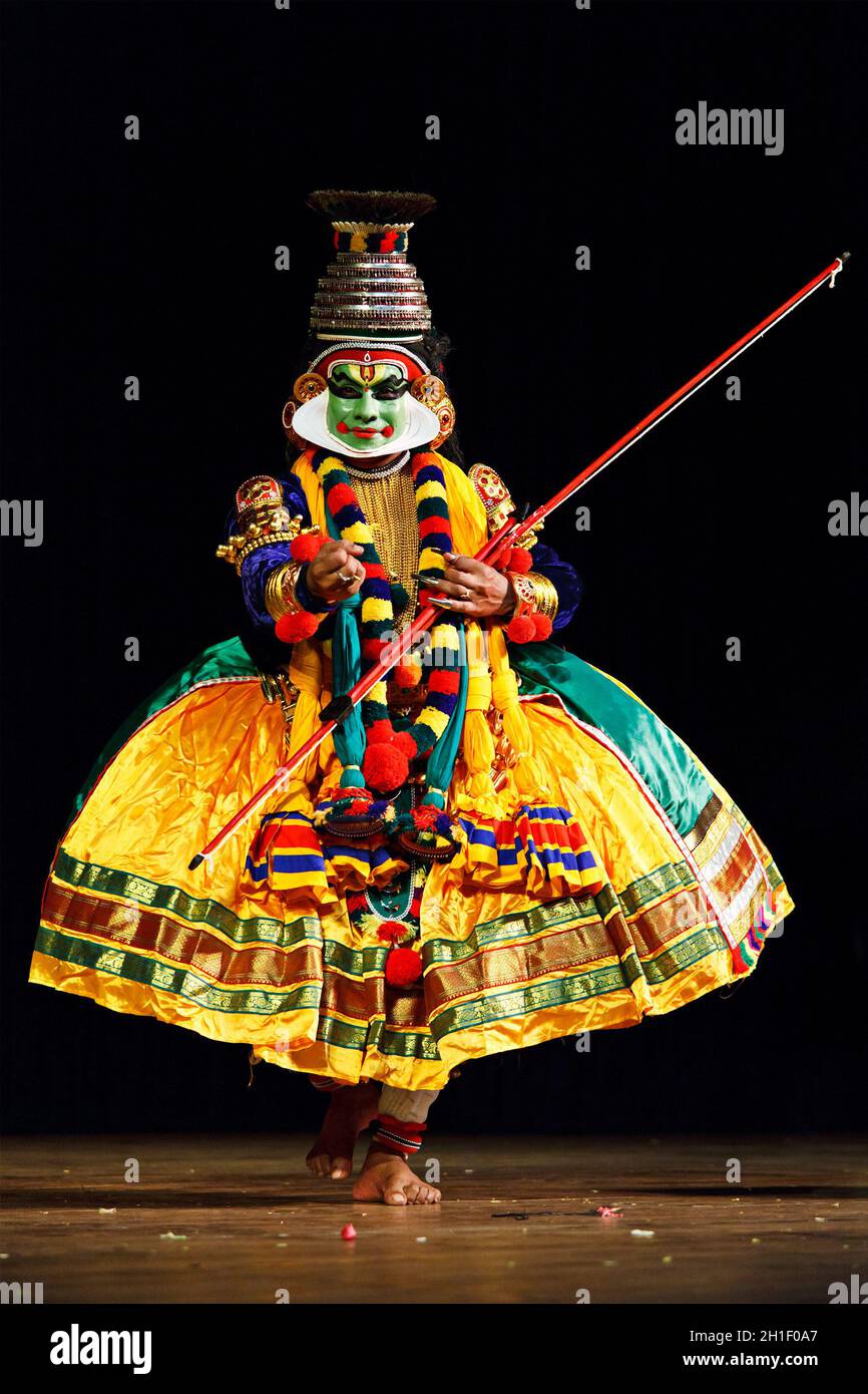 Indian classical dancer male hi-res stock photography and images - Alamy