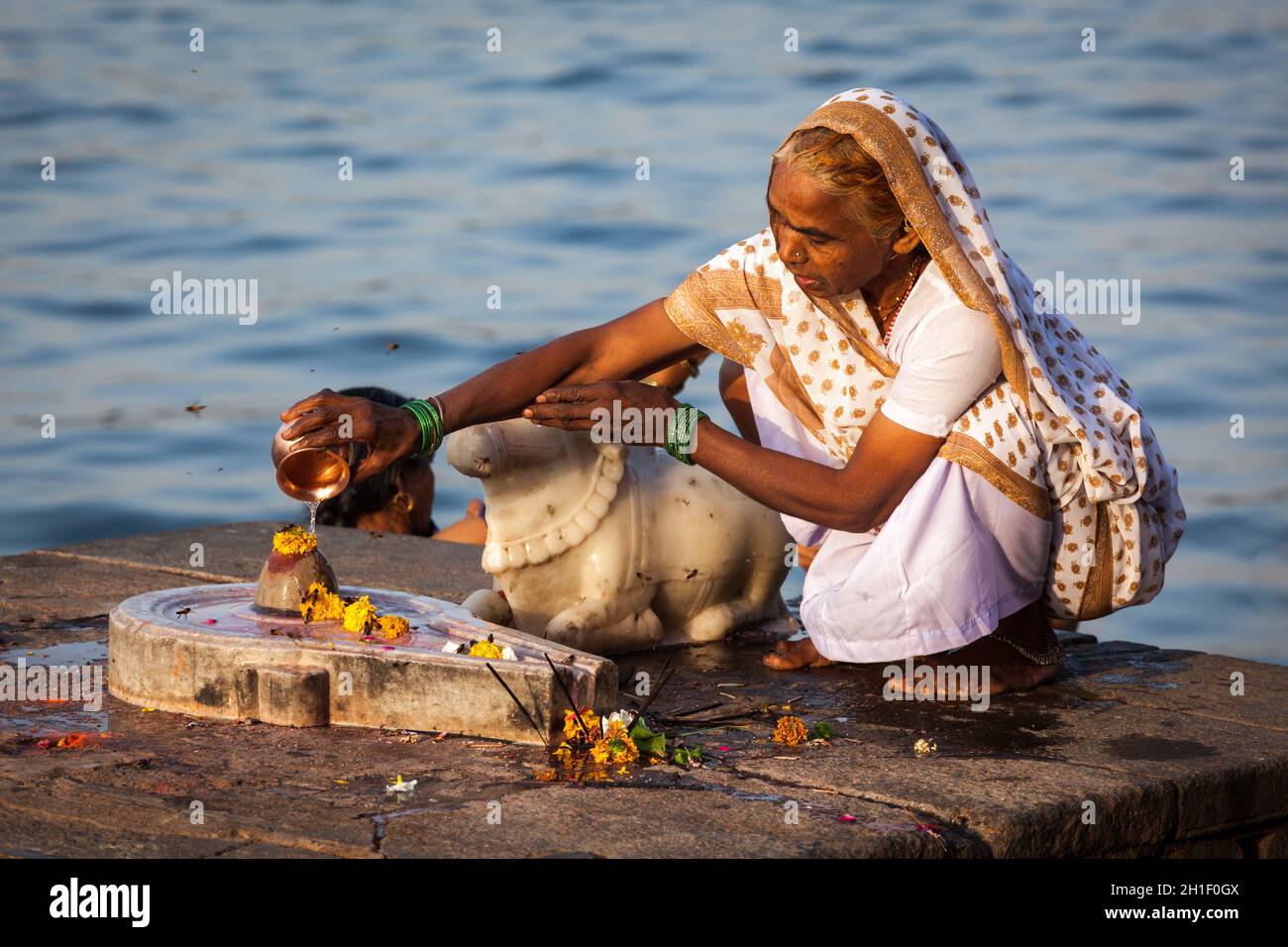 Narmada human hi-res stock photography and images - Alamy