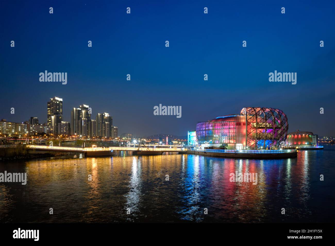Floating islands seoul hi-res stock photography and images - Alamy