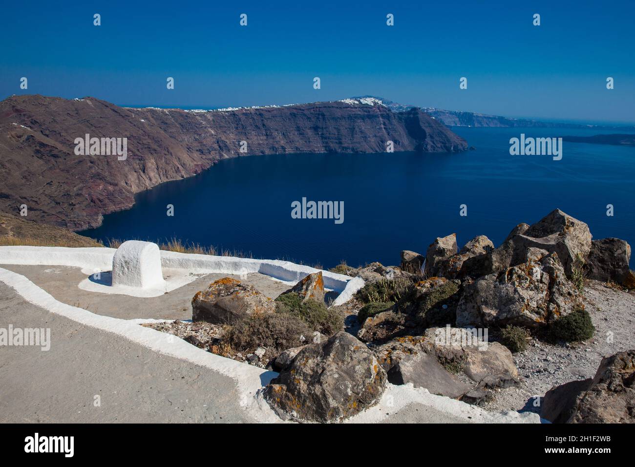 The beautiful landscapes seen from the walking path number nine between ...
