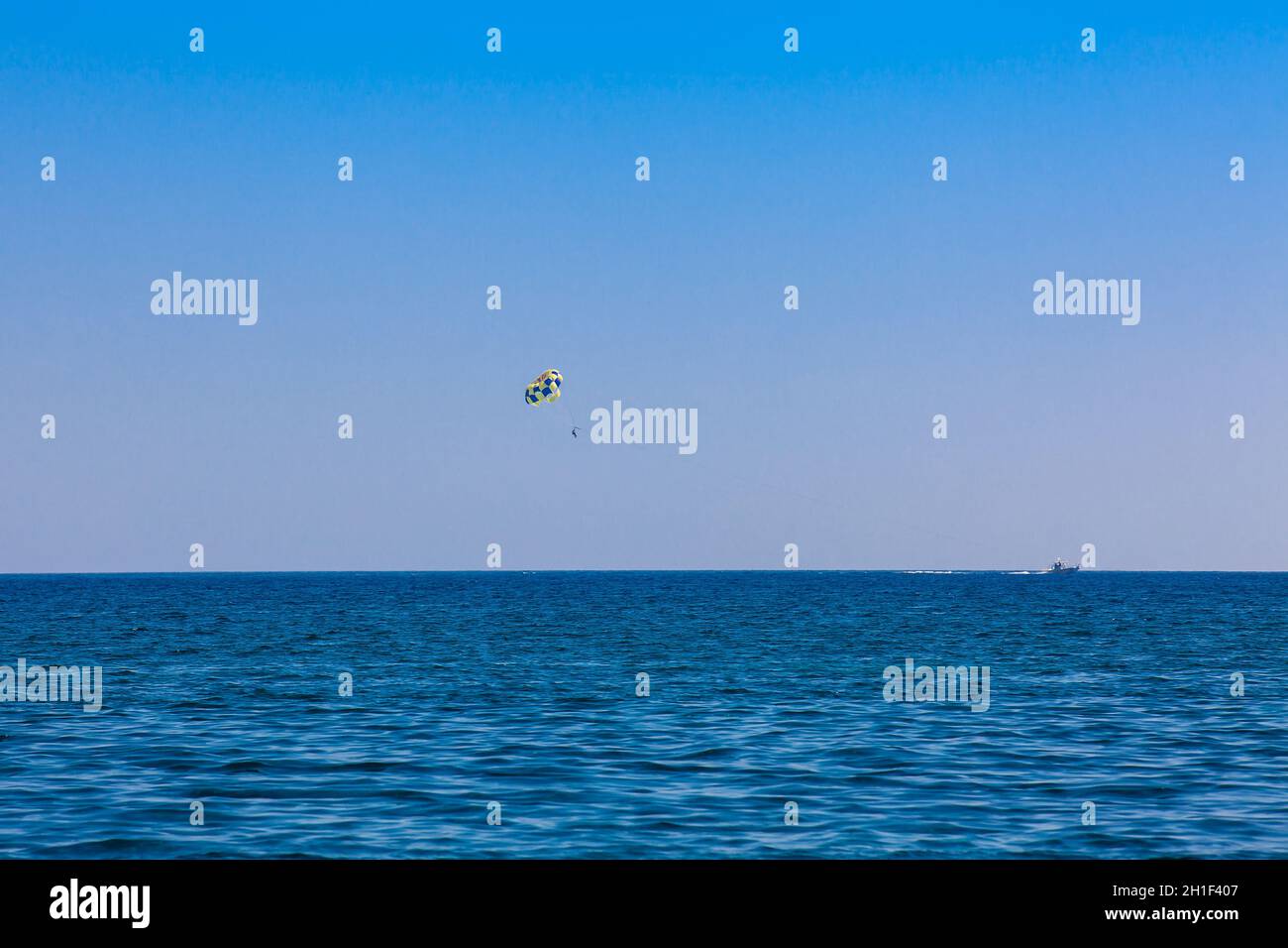 Perissa town sea greek village view hi-res stock photography and images ...
