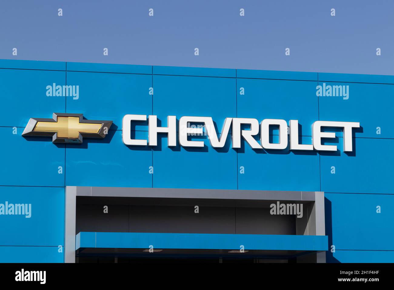 Indianapolis - Circa October 2021: Chevrolet car and SUV Dealership ...