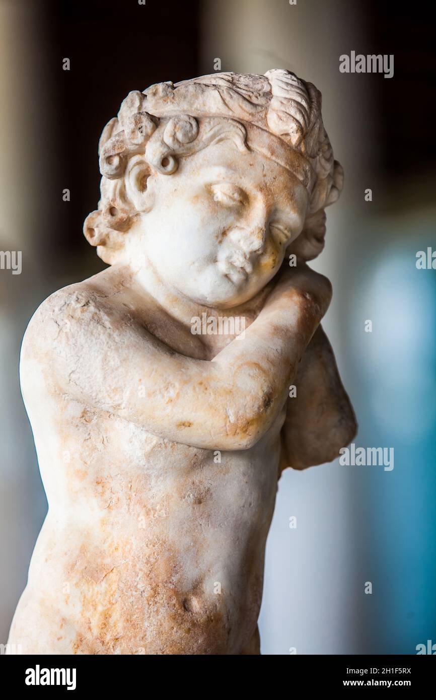 Antique eros statue hi-res stock photography and images - Alamy