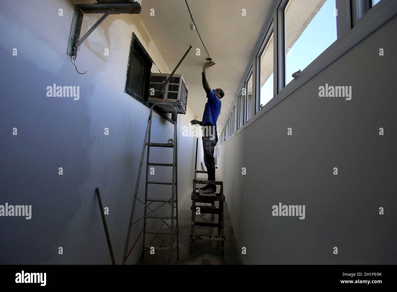 Hospital ladder hi-res stock photography and images - Alamy