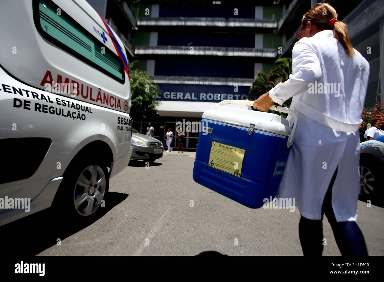 Organ transplant box hi-res stock photography and images - Alamy
