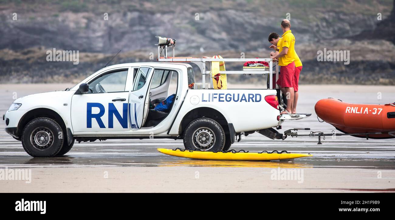 Lifeguards on duty flag hi-res stock photography and images - Alamy
