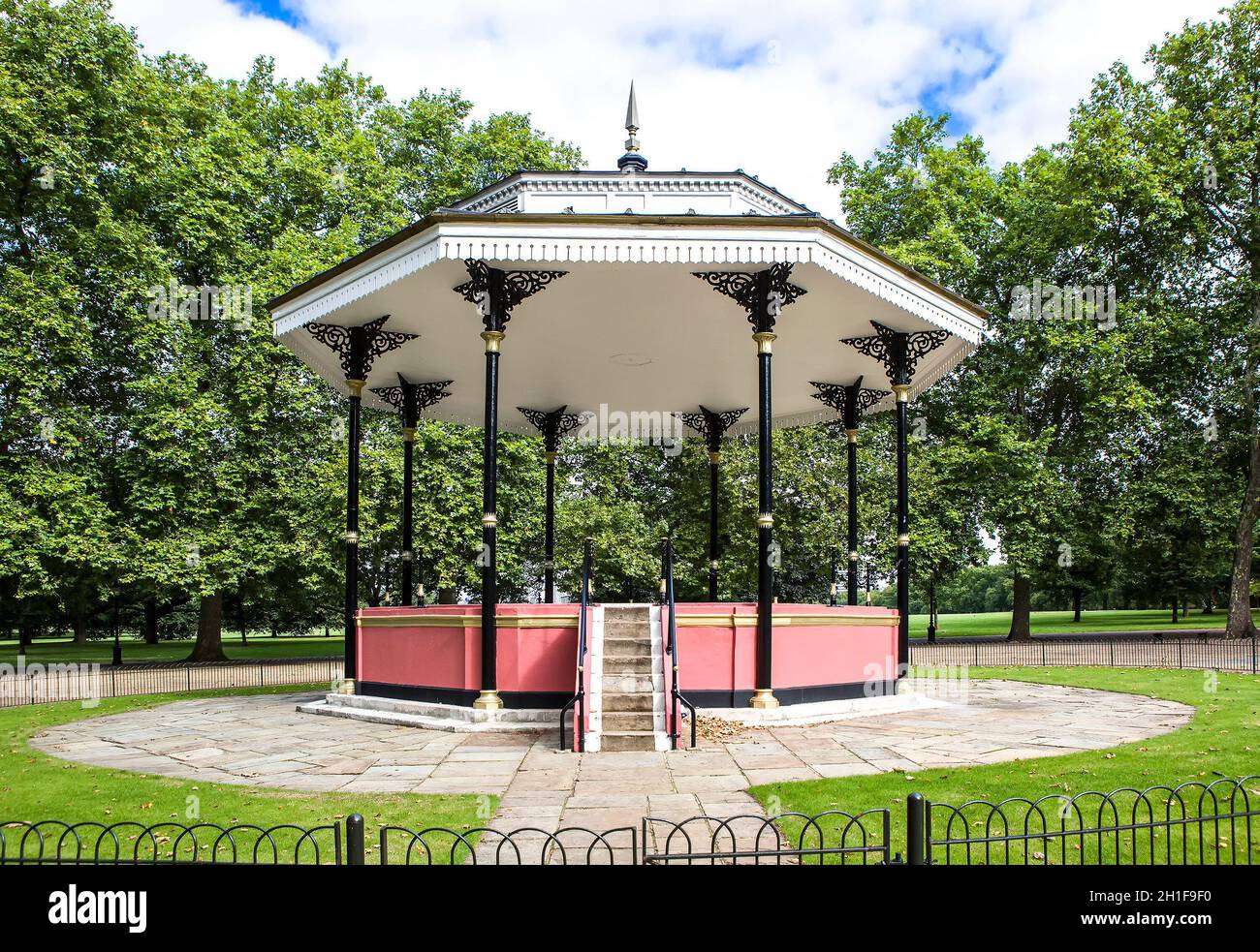 Hyde park bandstand hi-res stock photography and images - Alamy
