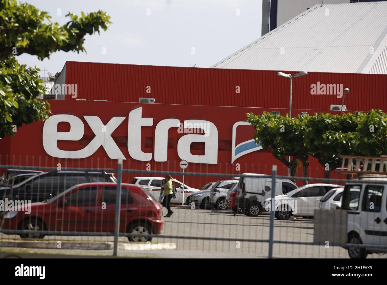 salvador, bahia / brazil - september 20, 2016: facade of the Extra ...