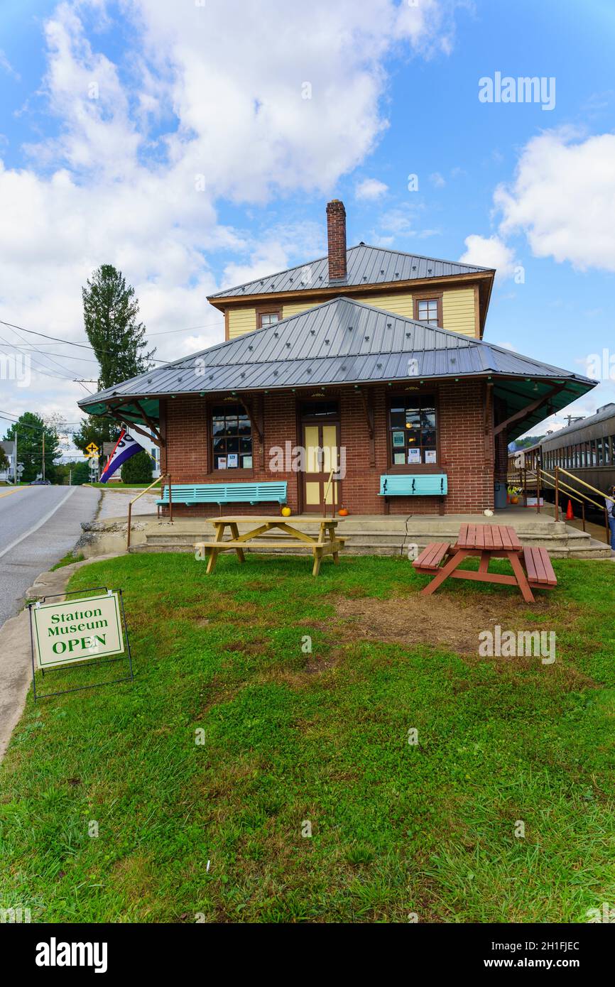 Historic railroad station freight building hi-res stock photography and ...