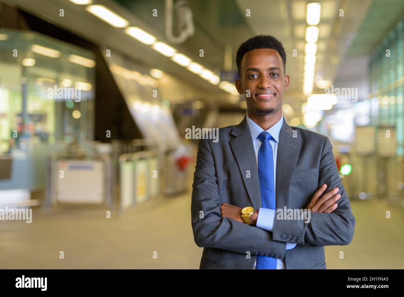 Business man african suit airport hi-res stock photography and images ...