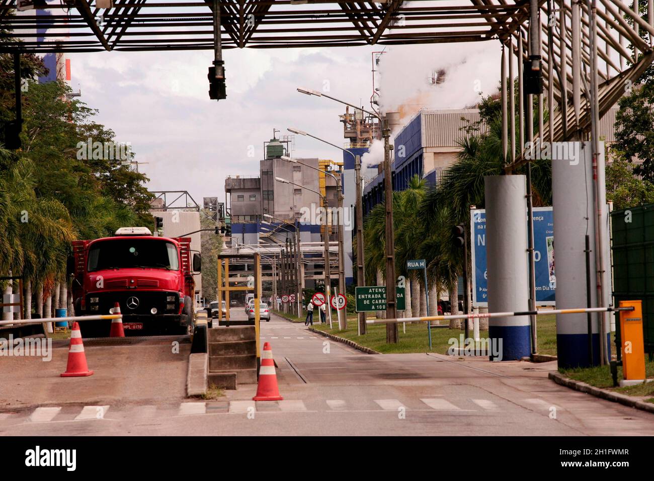 MUCURI, BAHIA / BRAZIL - June 16, 2010: Suzano Pulp and Paper mill in ...