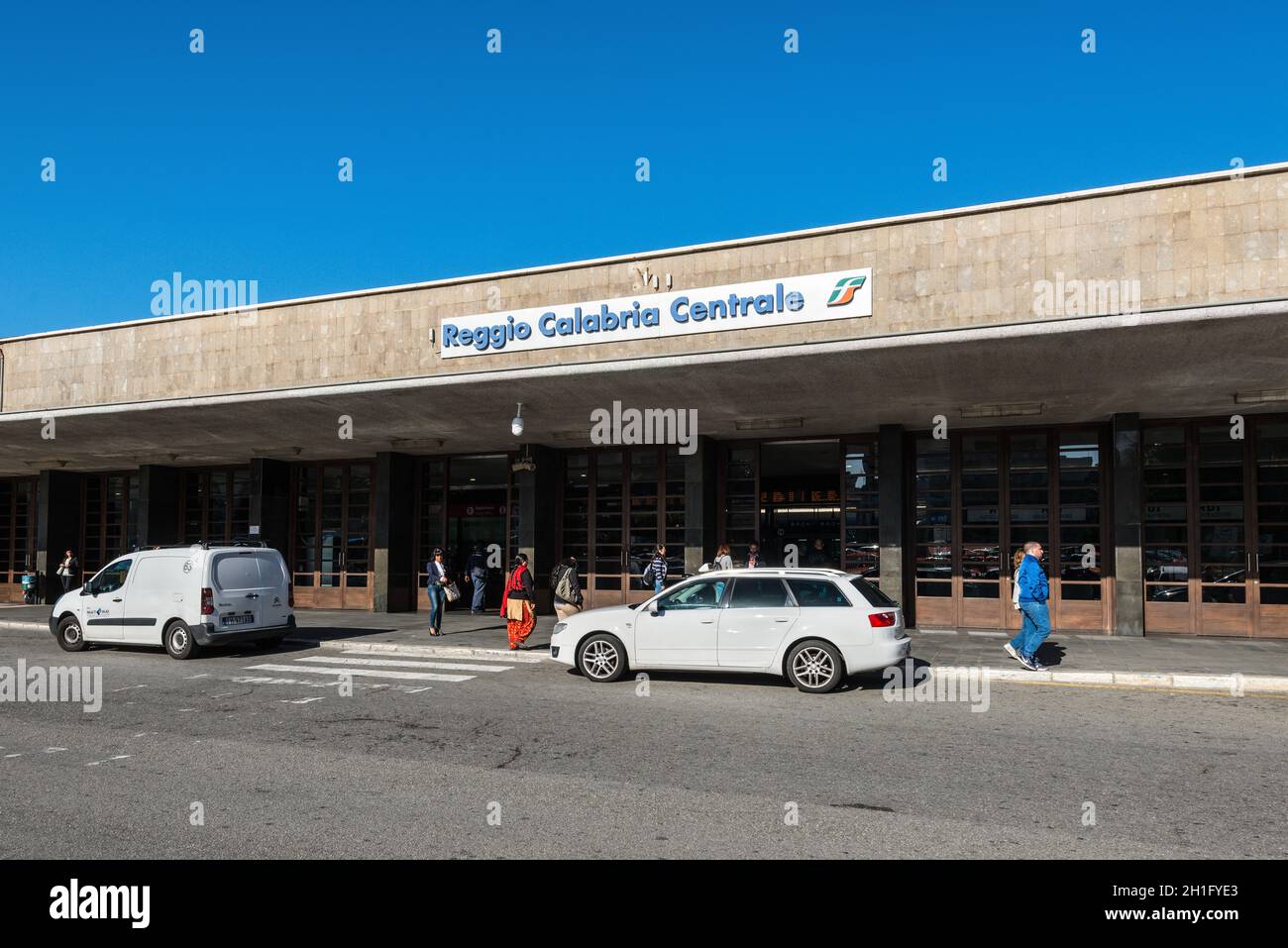 Stazione messina centrale hi-res stock photography and images - Alamy