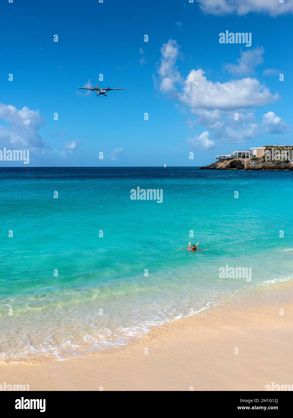 Simpson bay, Saint Maarten - December 17, 2018: A airplane landing at ...