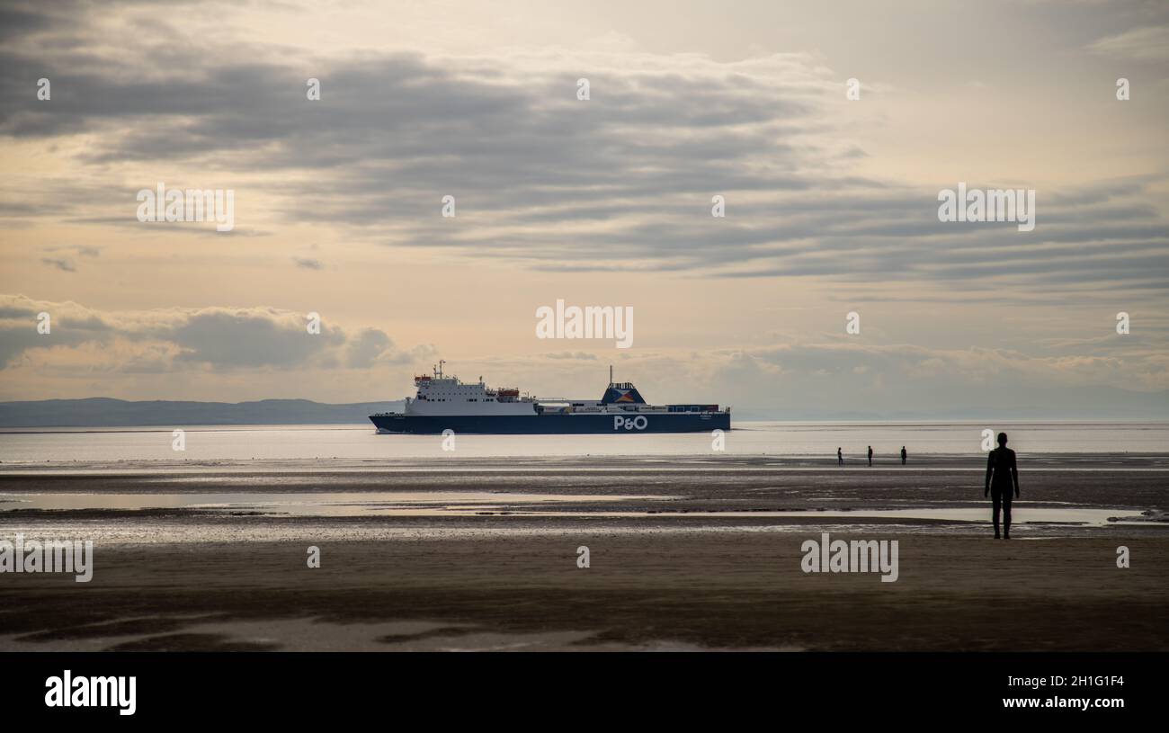 Liverpool ship boat hi-res stock photography and images - Alamy