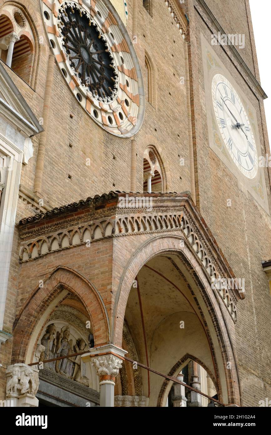 Terracotta bricks hi-res stock photography and images - Alamy