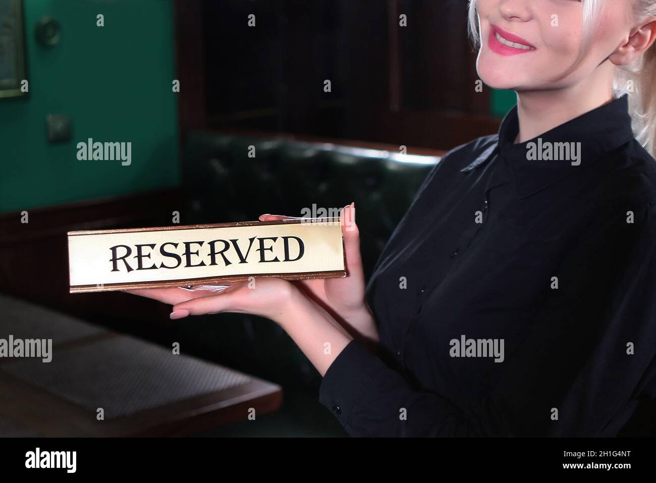 Waitress girl hi-res stock photography and images - Alamy