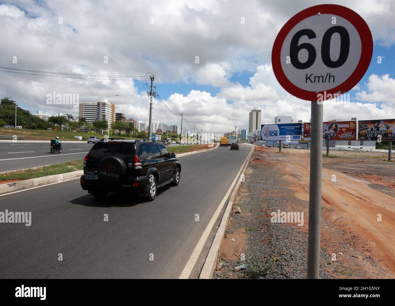 Speed sign marks hi-res stock photography and images - Alamy
