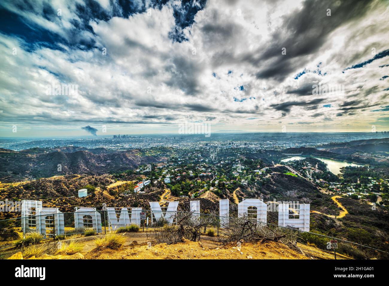 Behind hollywood sign hi-res stock photography and images - Alamy