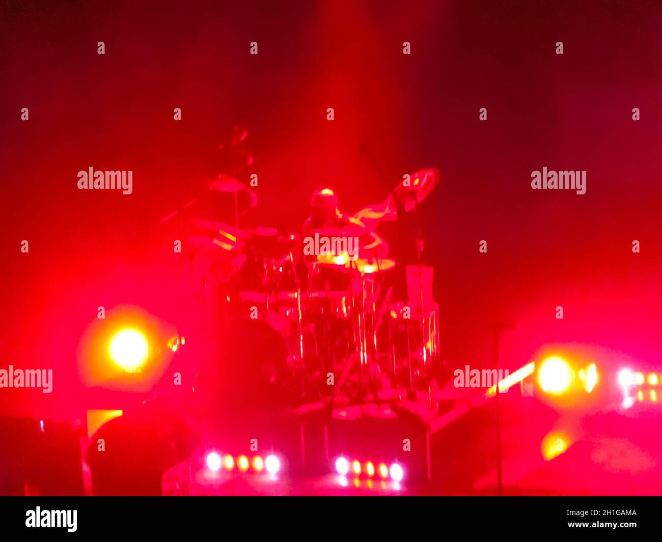 Red spotlight hi-res stock photography and images - Alamy