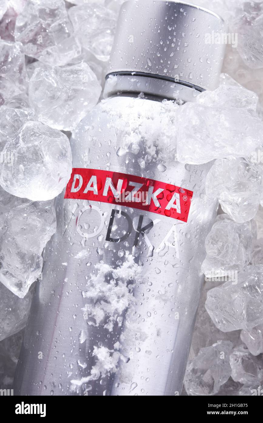 Bottle of belvedere hi-res stock photography and images - Alamy