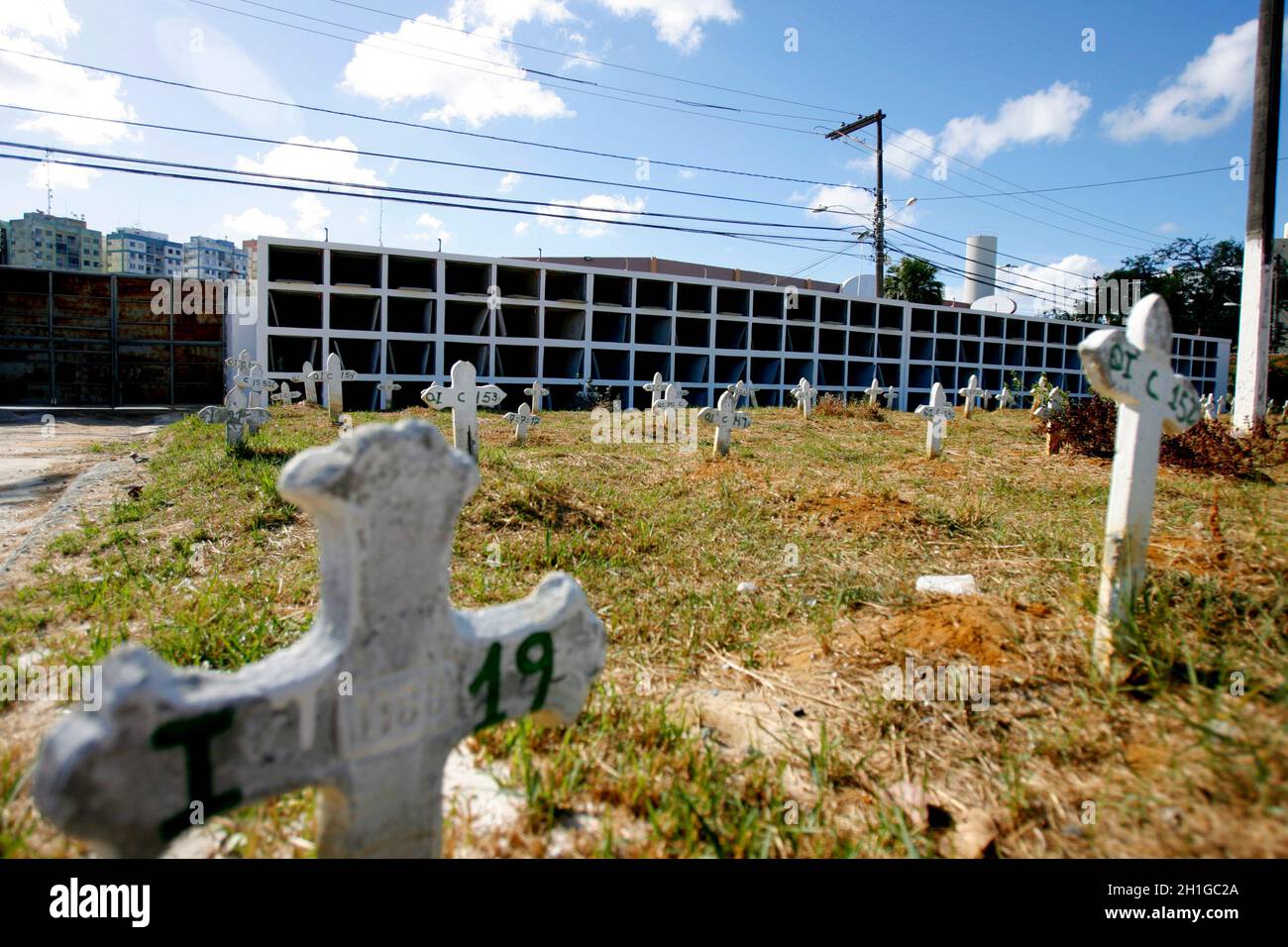 Grave dresser hi-res stock photography and images - Alamy