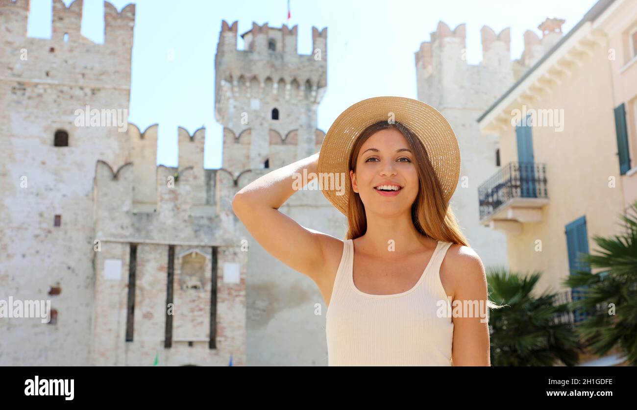 Garda castle woman hi-res stock photography and images - Alamy