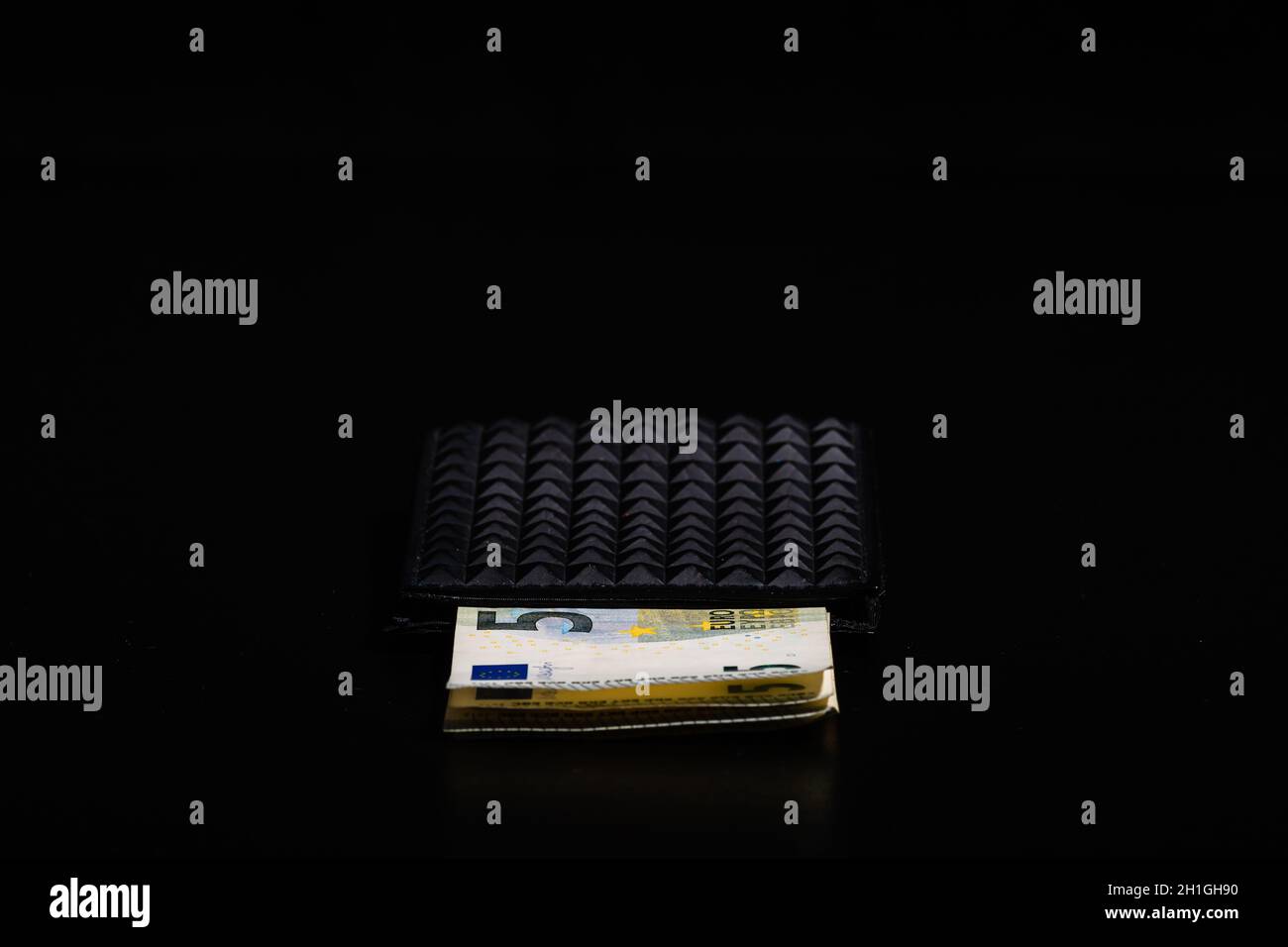 5 euro in wallet hi-res stock photography and images - Alamy