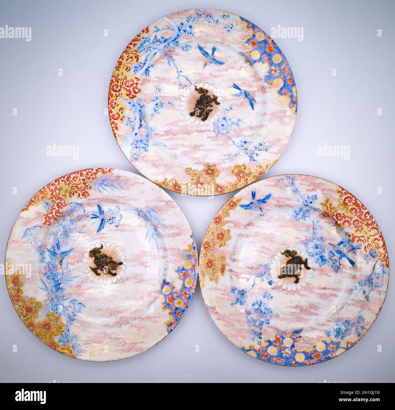 Antique Japanese Set of Three Satsuma Style Porcelain Plates With Shi ...