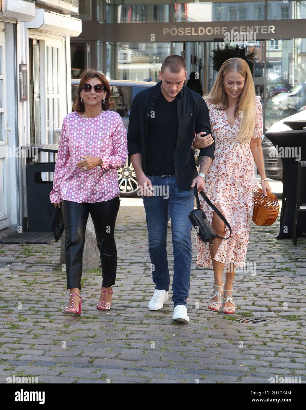 Claudia Obert, Jenny Elvers with son Paul Jolig, during the Golden ...