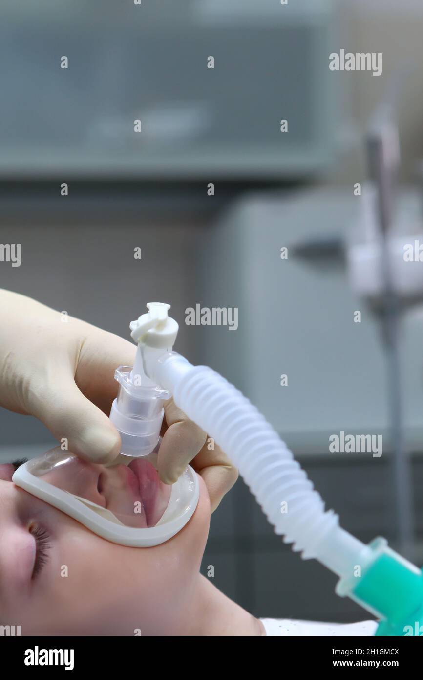 Anesthesia vertical hi-res stock photography and images - Alamy