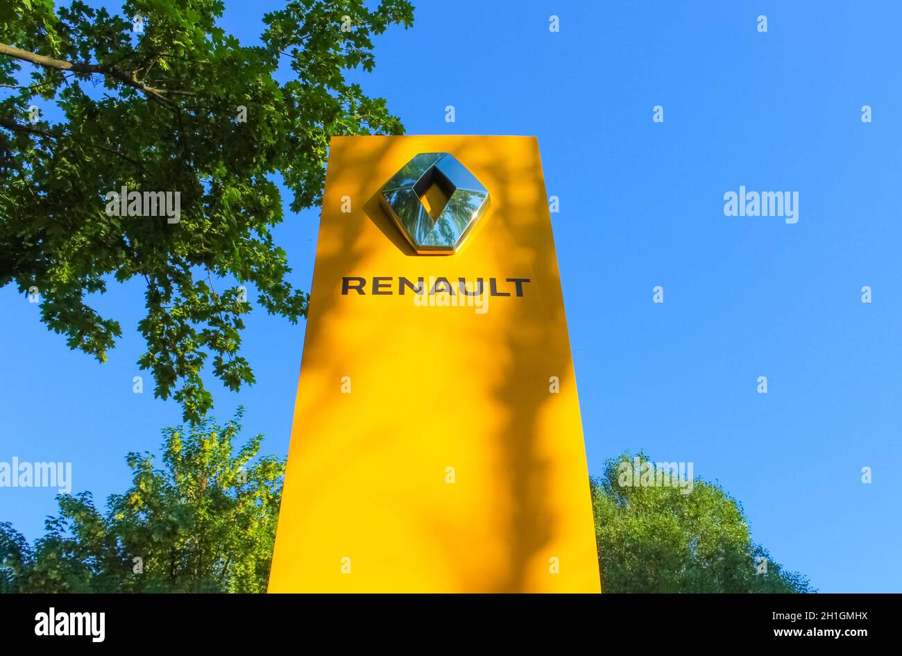 Groupe renault sign hi-res stock photography and images - Alamy