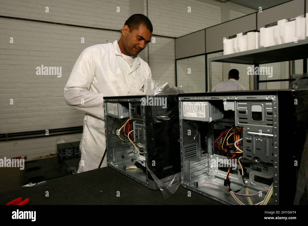 Computer assembly line hi-res stock photography and images - Alamy