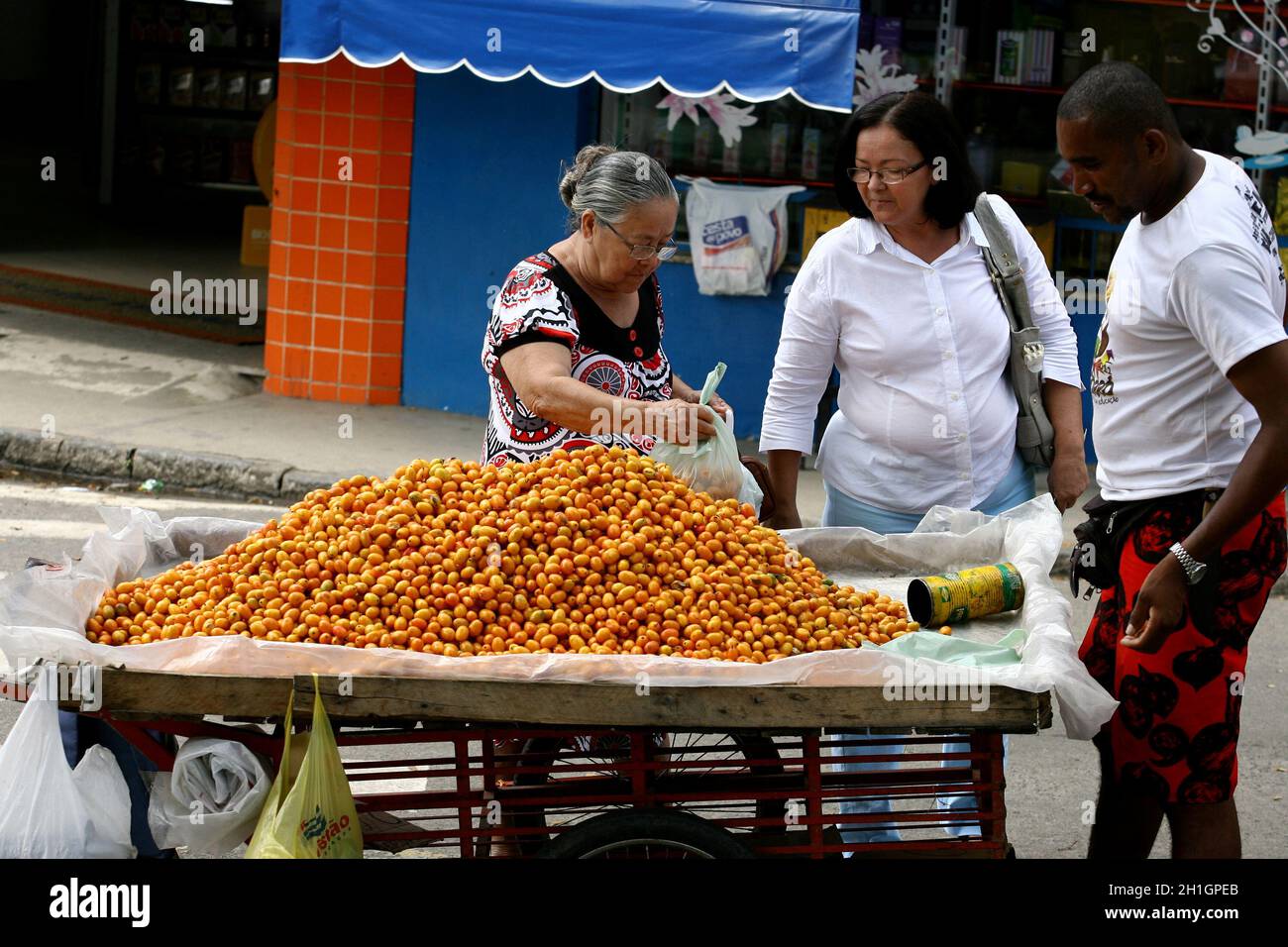 Caja yellow hi-res stock photography and images - Alamy