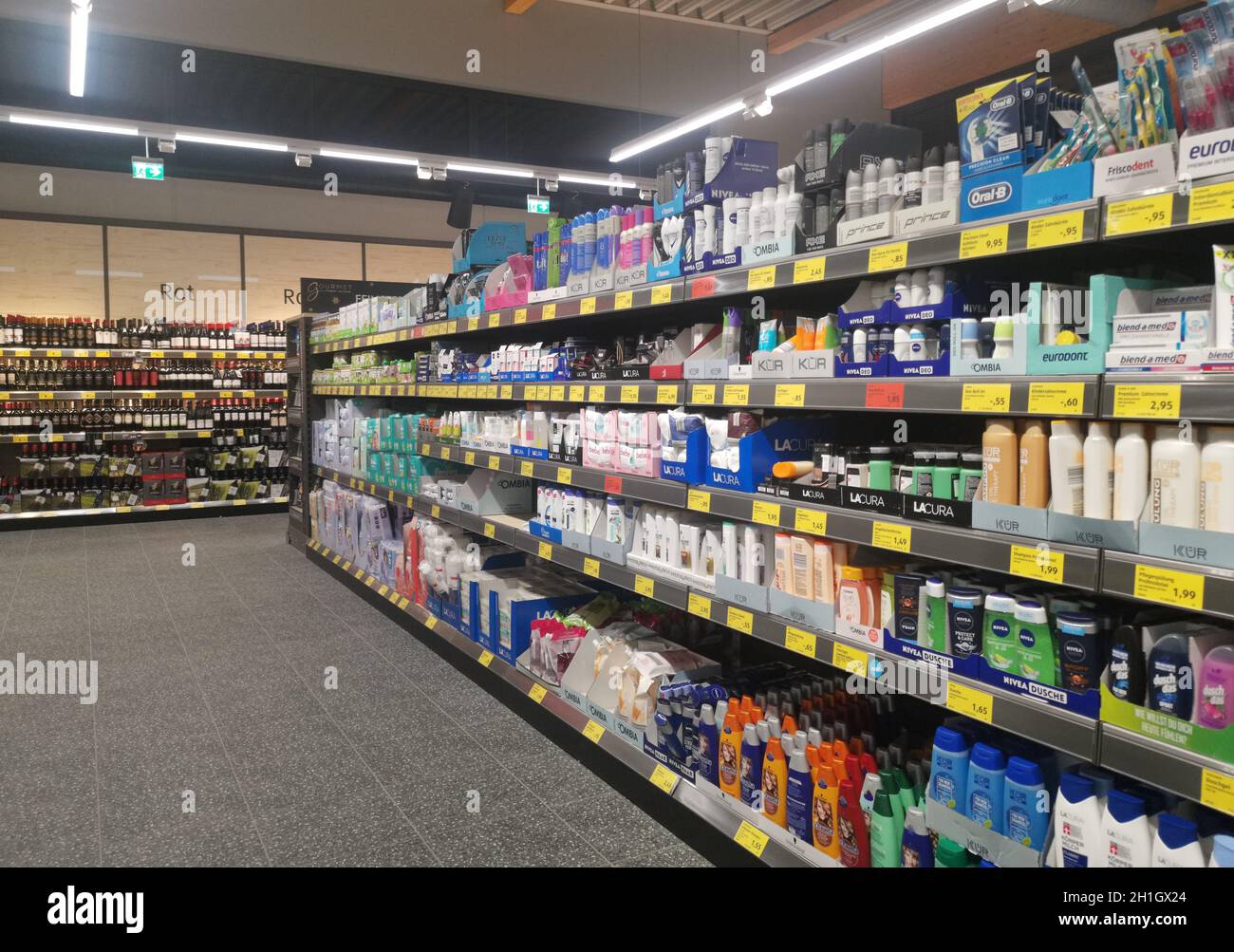 Aldi supermarket shelves hi-res stock photography and images - Alamy