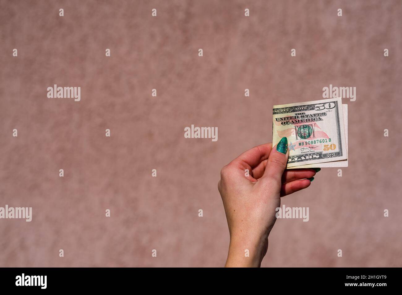 Tips 50 usd hi-res stock photography and images - Alamy