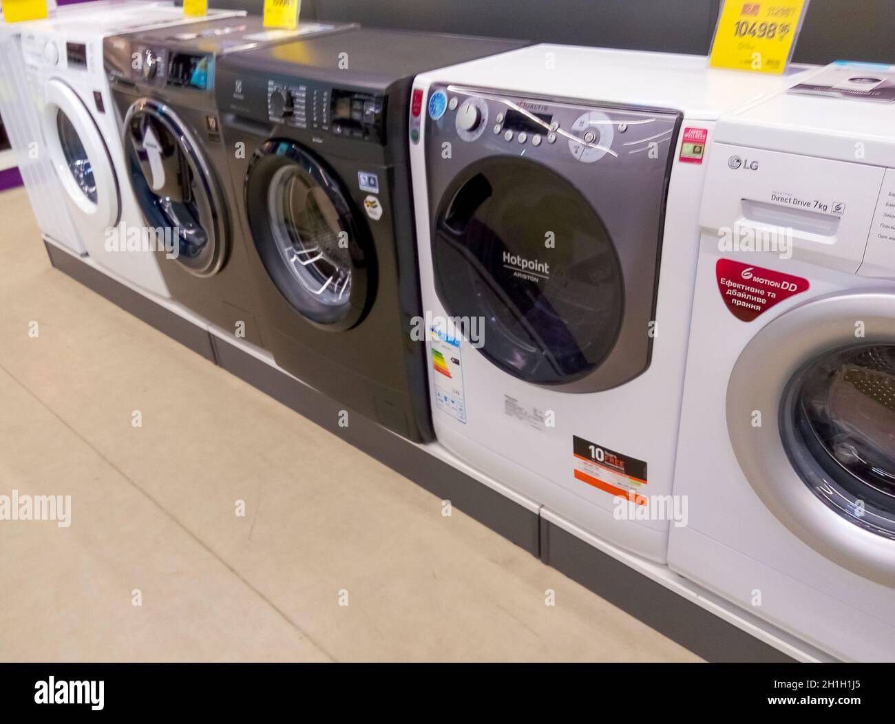 Modern washing machines hi-res stock photography and images - Alamy
