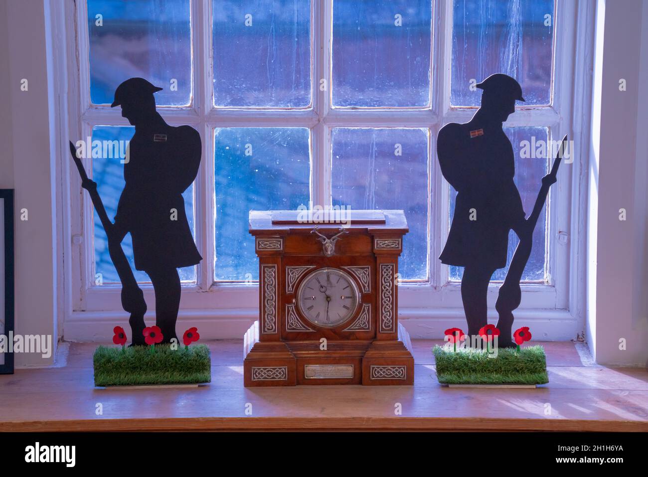 Either side of regimental clock hi-res stock photography and images - Alamy