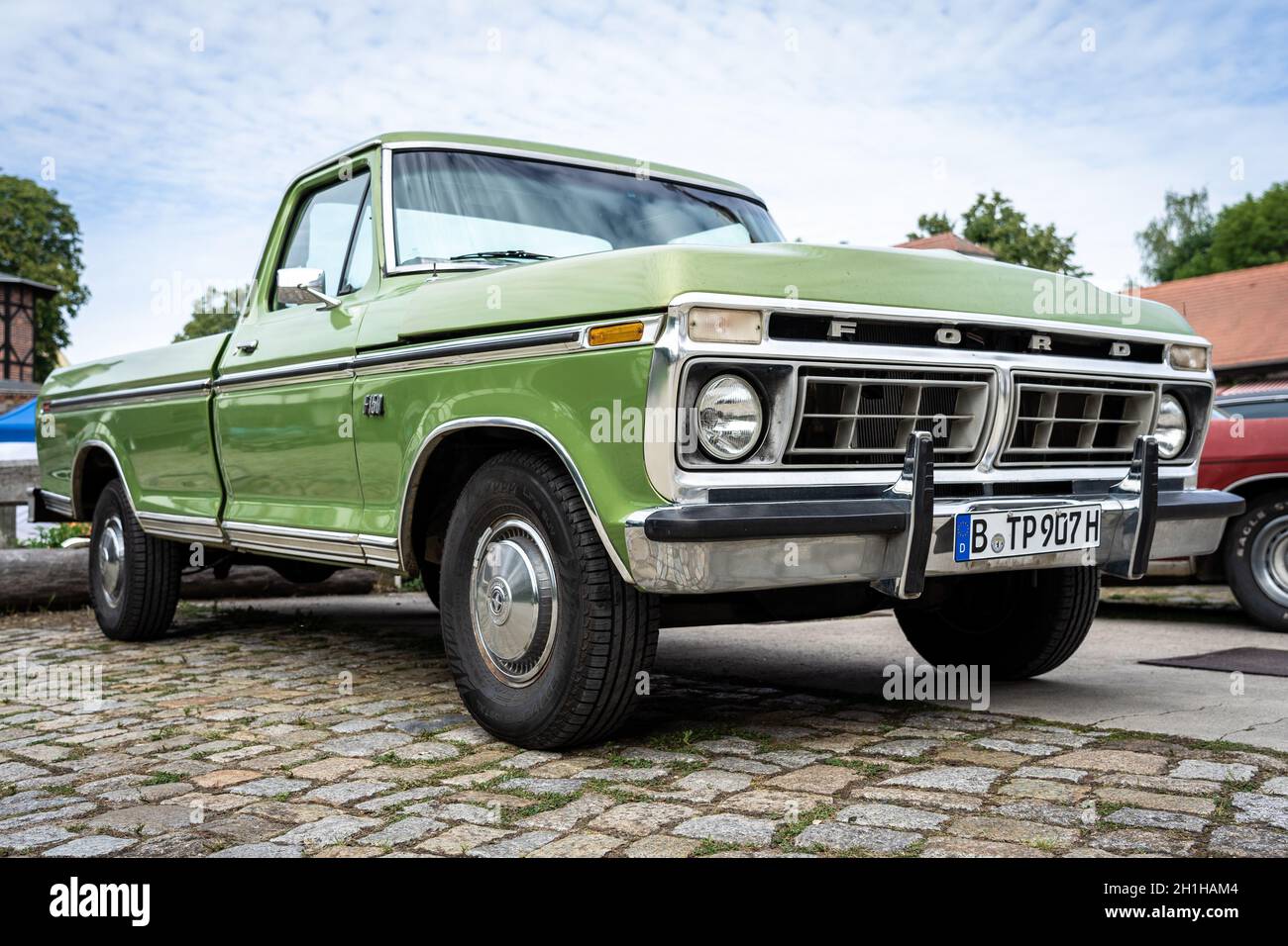 DIEDERSDORF, GERMANY - AUGUST 30, 2020: The full-size pickup truck Ford ...