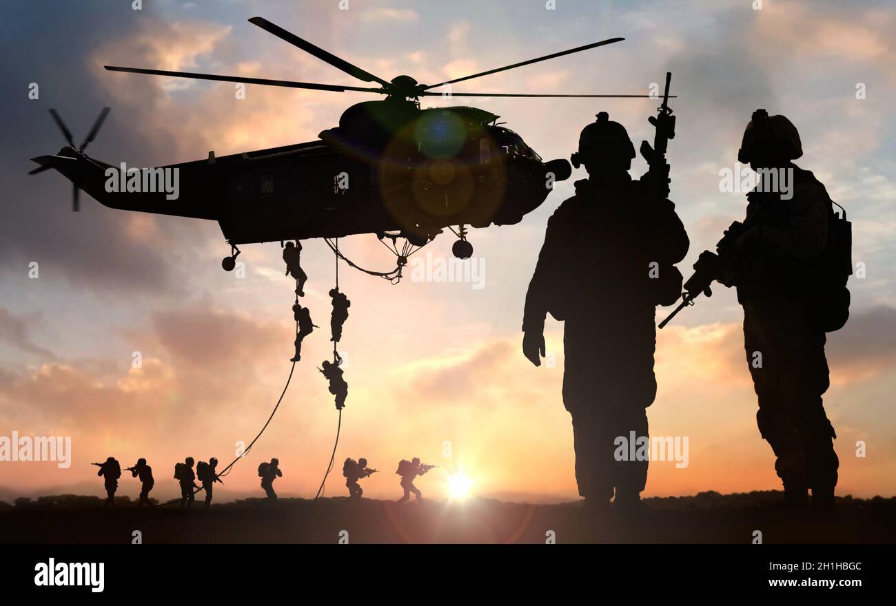 Helicopter rappelling hi-res stock photography and images - Alamy