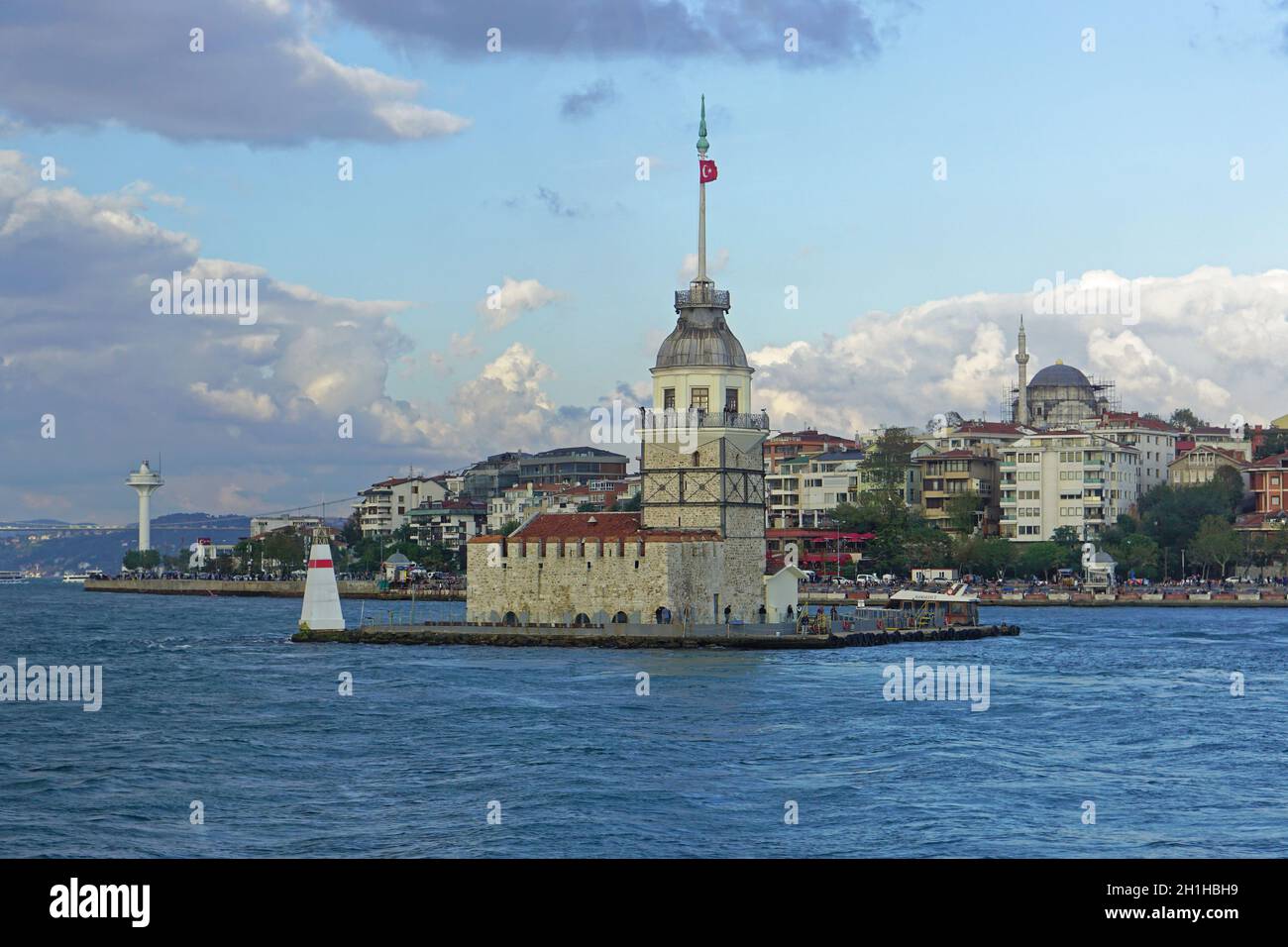 ISTANBUL, TURKEY - OCTOBER 02, 2017: Maiden tower lighthouse in ...