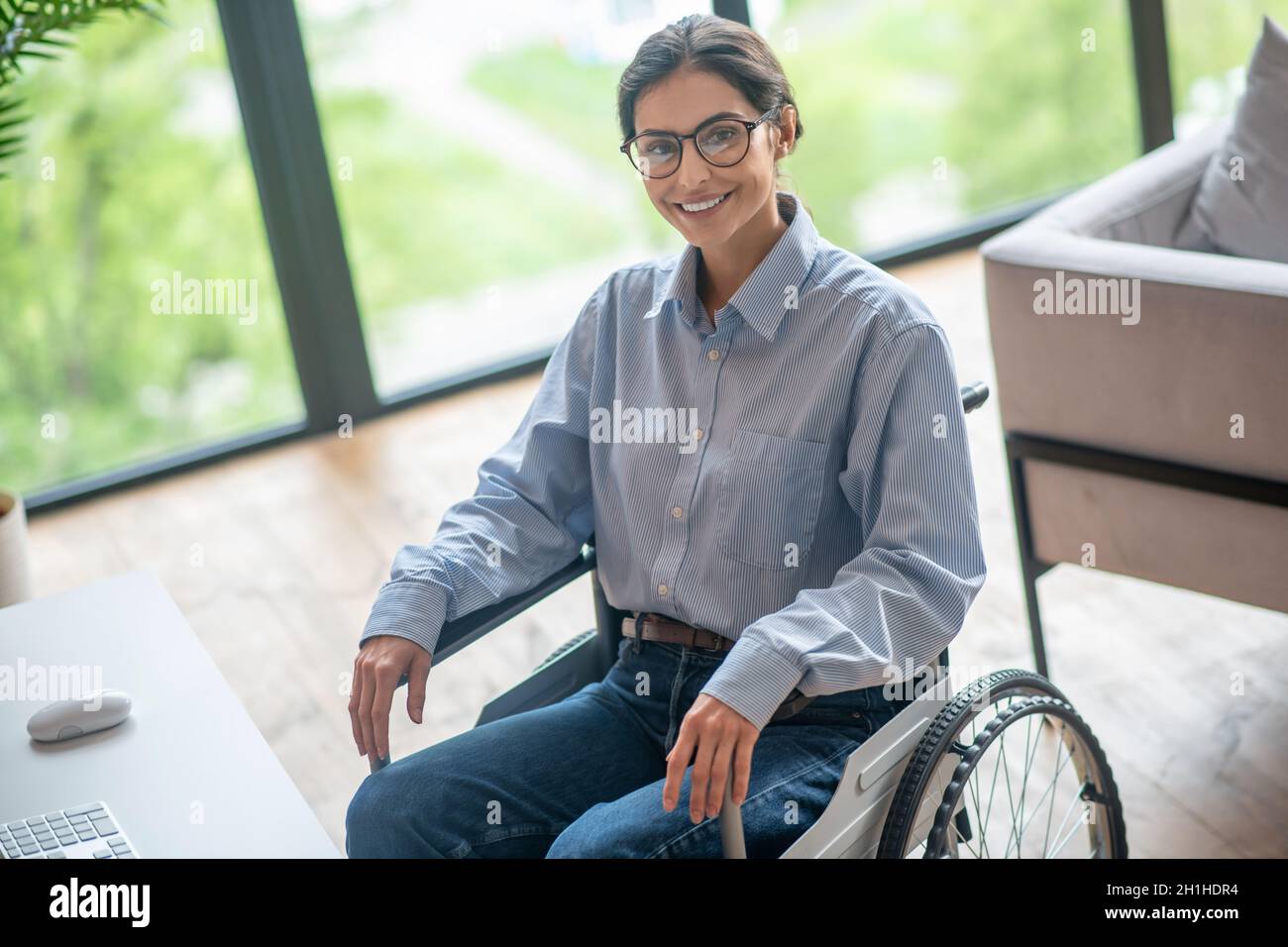 Person with disabiliies hi-res stock photography and images - Alamy