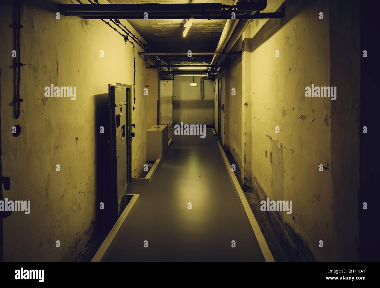 Empty jail cells hi-res stock photography and images - Alamy