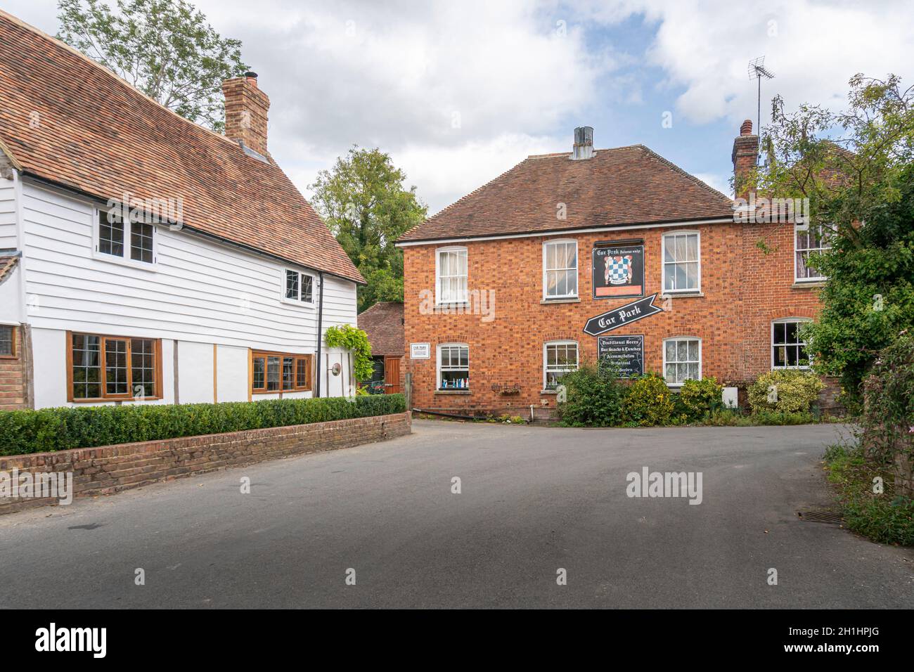 Smarden village kent england uk hi-res stock photography and images - Alamy