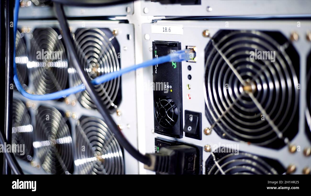 Data center cooling system hi-res stock photography and images - Alamy