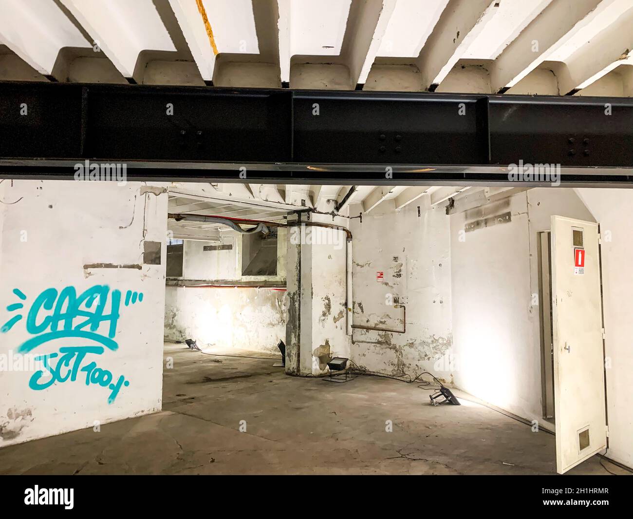 Disused carpark hi-res stock photography and images - Alamy