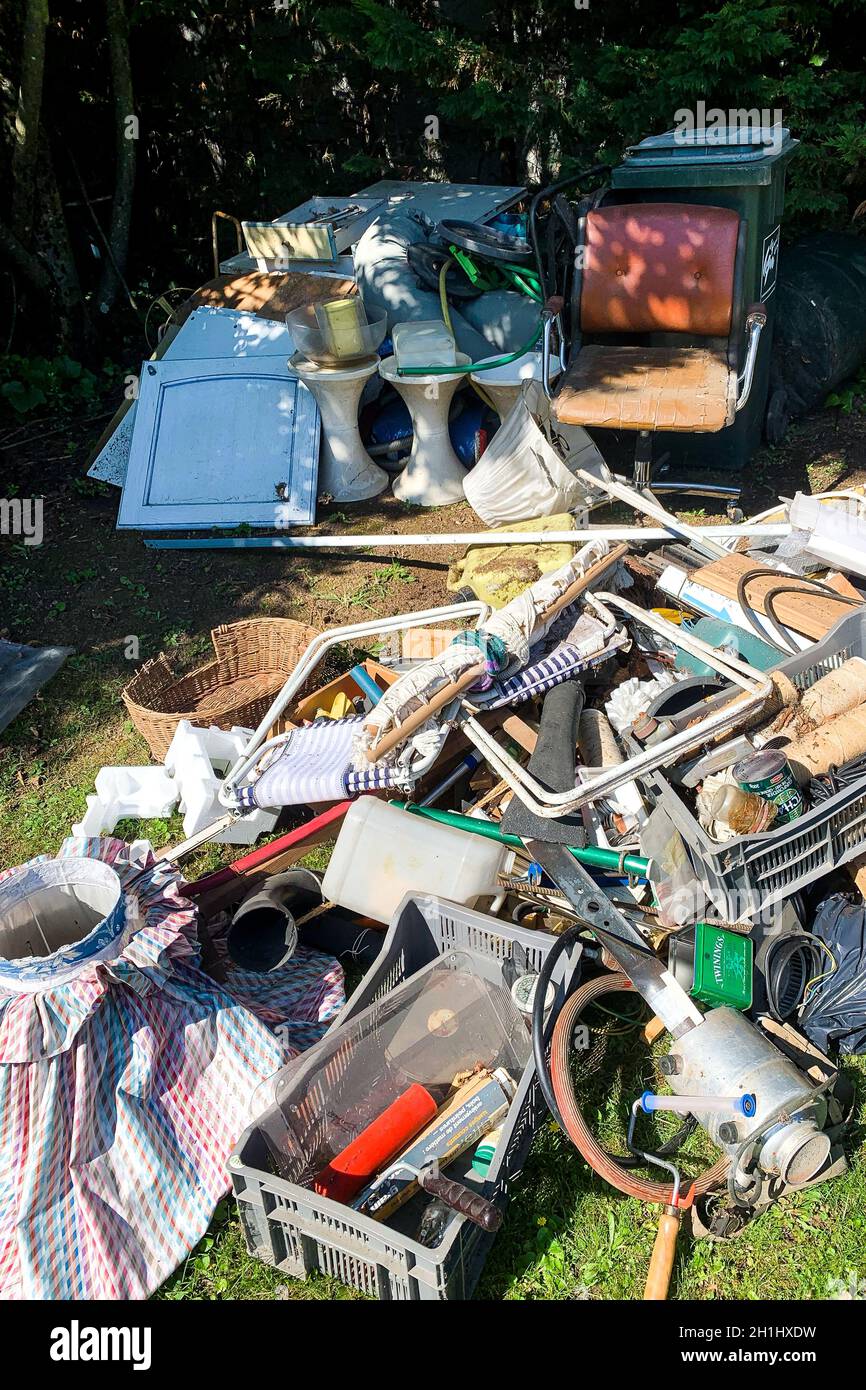 Bulky waste skip hi-res stock photography and images - Alamy