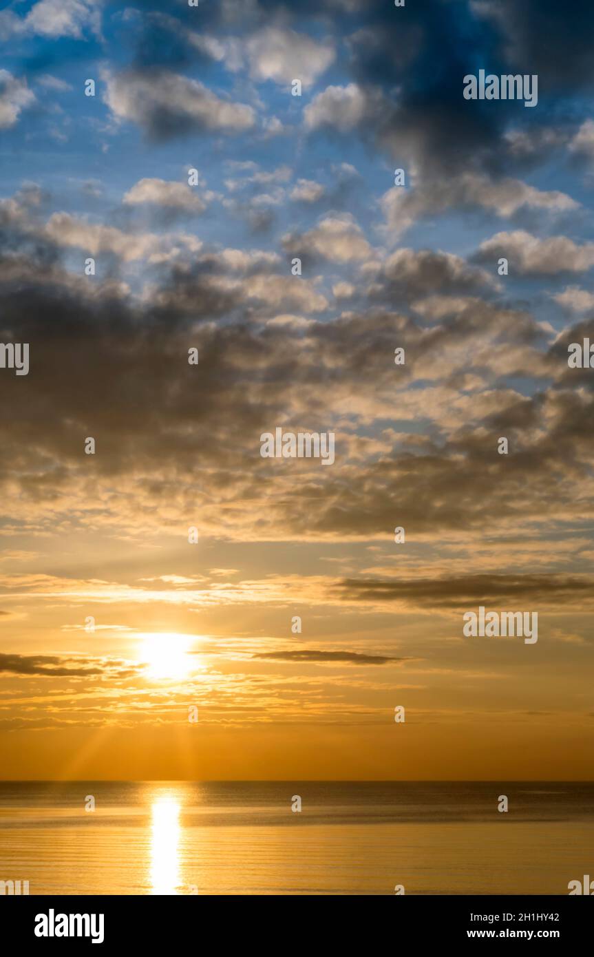 Ocean waves bright sunset hi-res stock photography and images - Alamy
