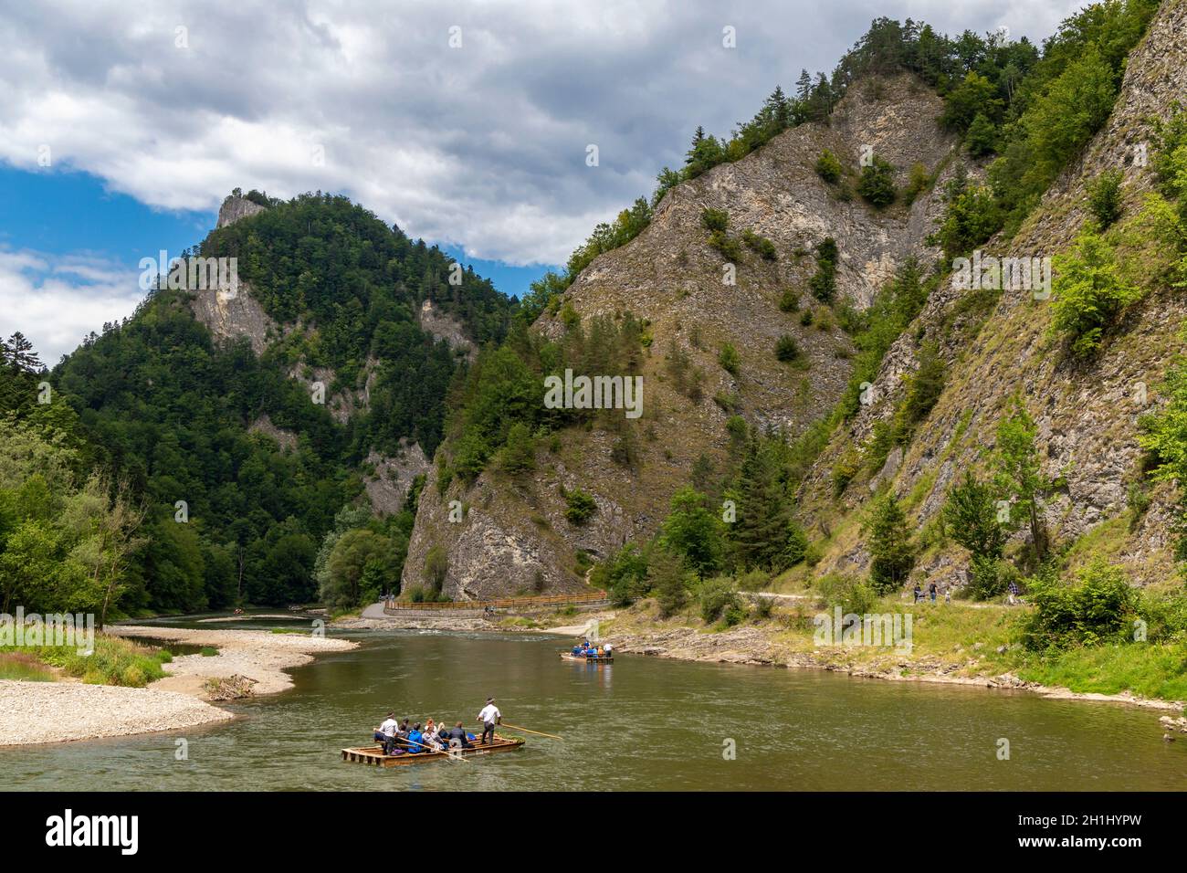 River Dunajec in the Pieniny Mountains on the border of Slovakia and ...