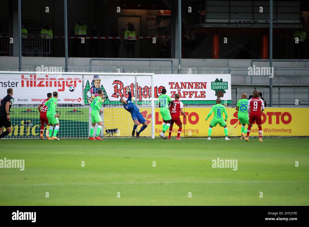 Abwehrchance hi-res stock photography and images - Alamy